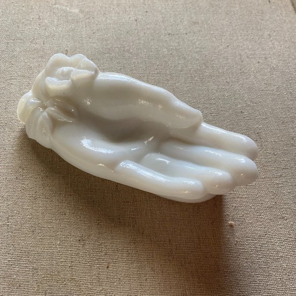 Avon | Accents | Vintage 95s Avon Milk Glass Small Hand Soap Jewelry ...